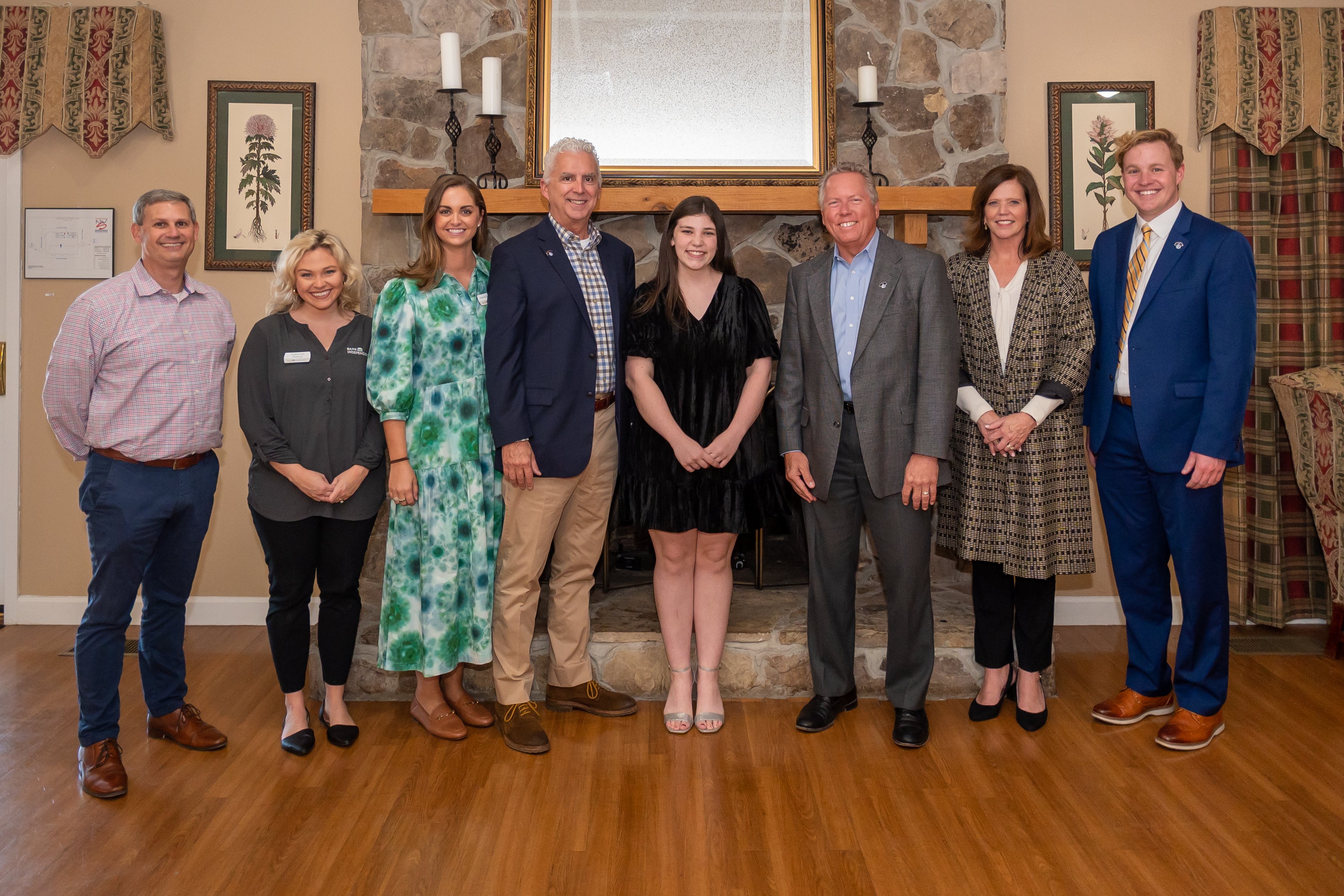 Bank Independent Honors NW-SCC Recipient of Mauldin Scholarship